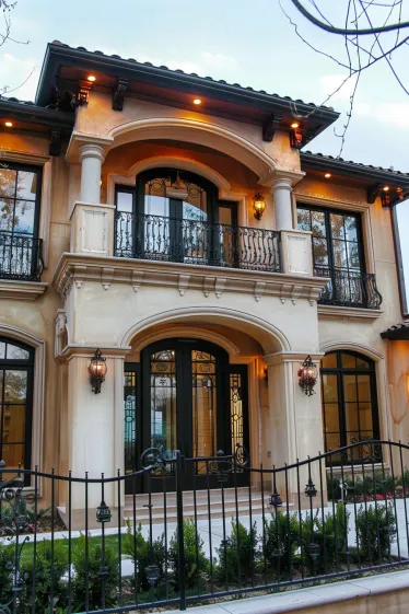 25+ Modern Italian House Exteriors With Sleek Mediterranean Style